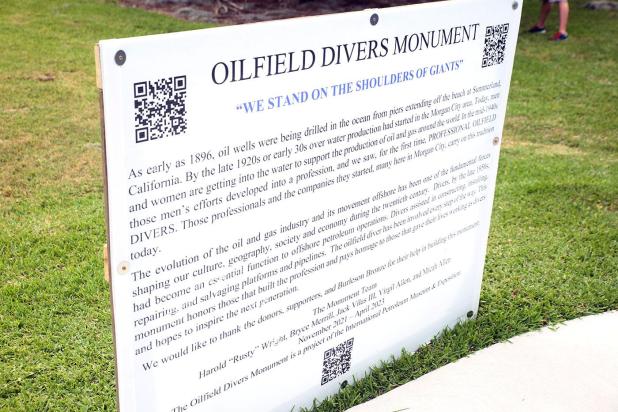 UPDATED WITH STORY: Plan for oilfield divers granite monument unveiled ...